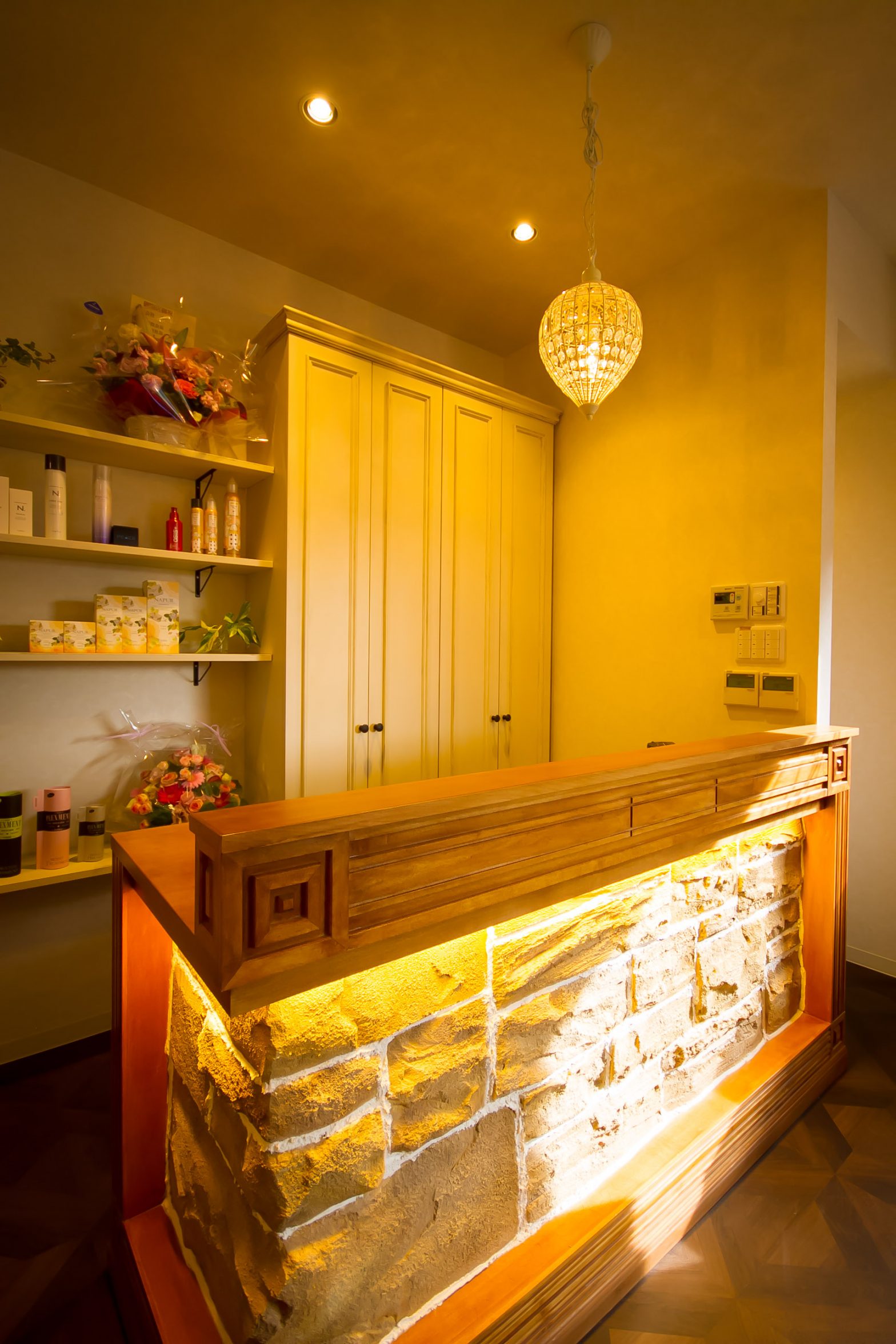 Lagoon by vent-cloud | 美容室専門工務店 BRIDGE DESIGN ブリッジデザイン 大阪 奈良 兵庫 神戸 京都 美容院 開業 ひとり 1人 美容師 設計 出店 独立 ...